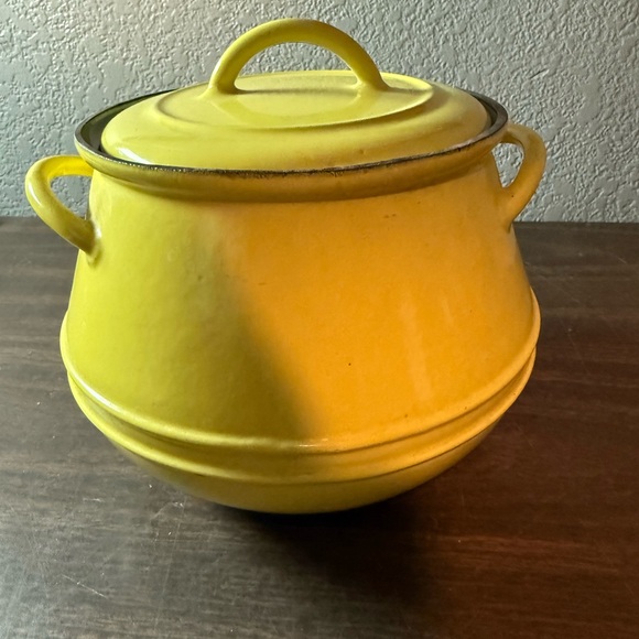 descoware | Kitchen | Descoware Bean Pot Yellow Cast Iron Enamel 3 Qt ...